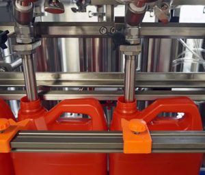 Automatic liquid filling line